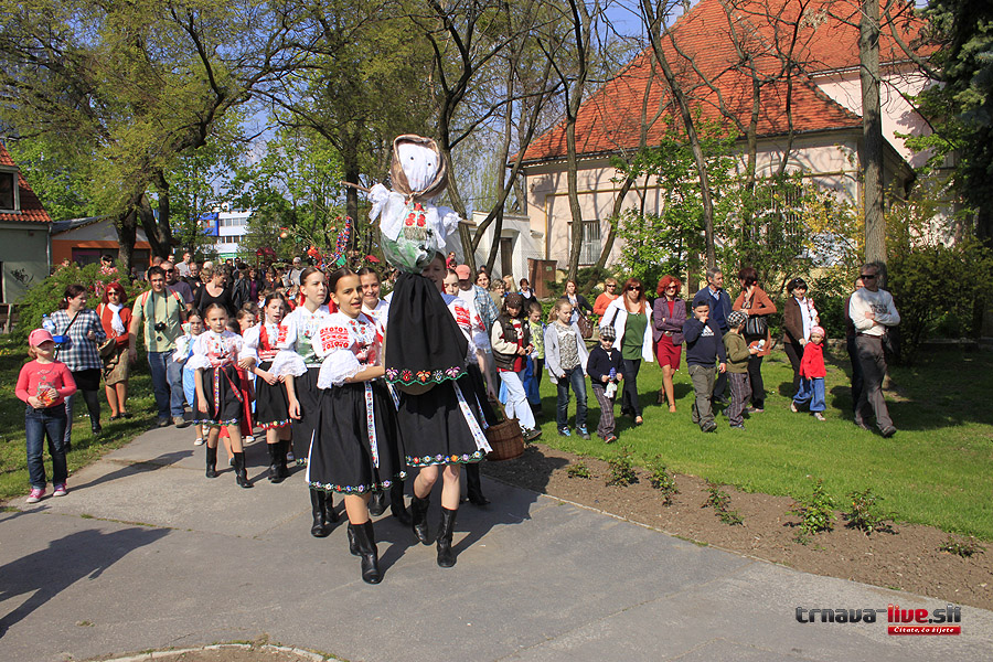 Zbavili sme sa Moreny. Symbol zimy skončil v Trnávke | trnava-live.sk