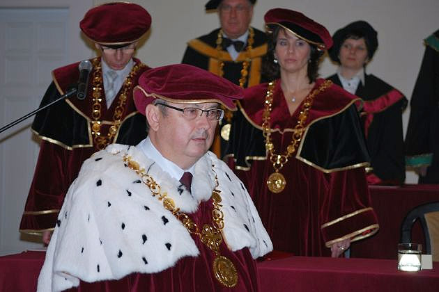 Novým rektorom Trnavskej univerzity sa stal Marek Šmid | trnava-live.sk