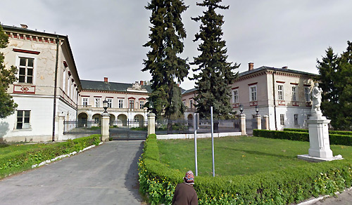 Kraj sa opäť pokúsi predať kaštieľ s veľkým parkom vo Voderadoch ...